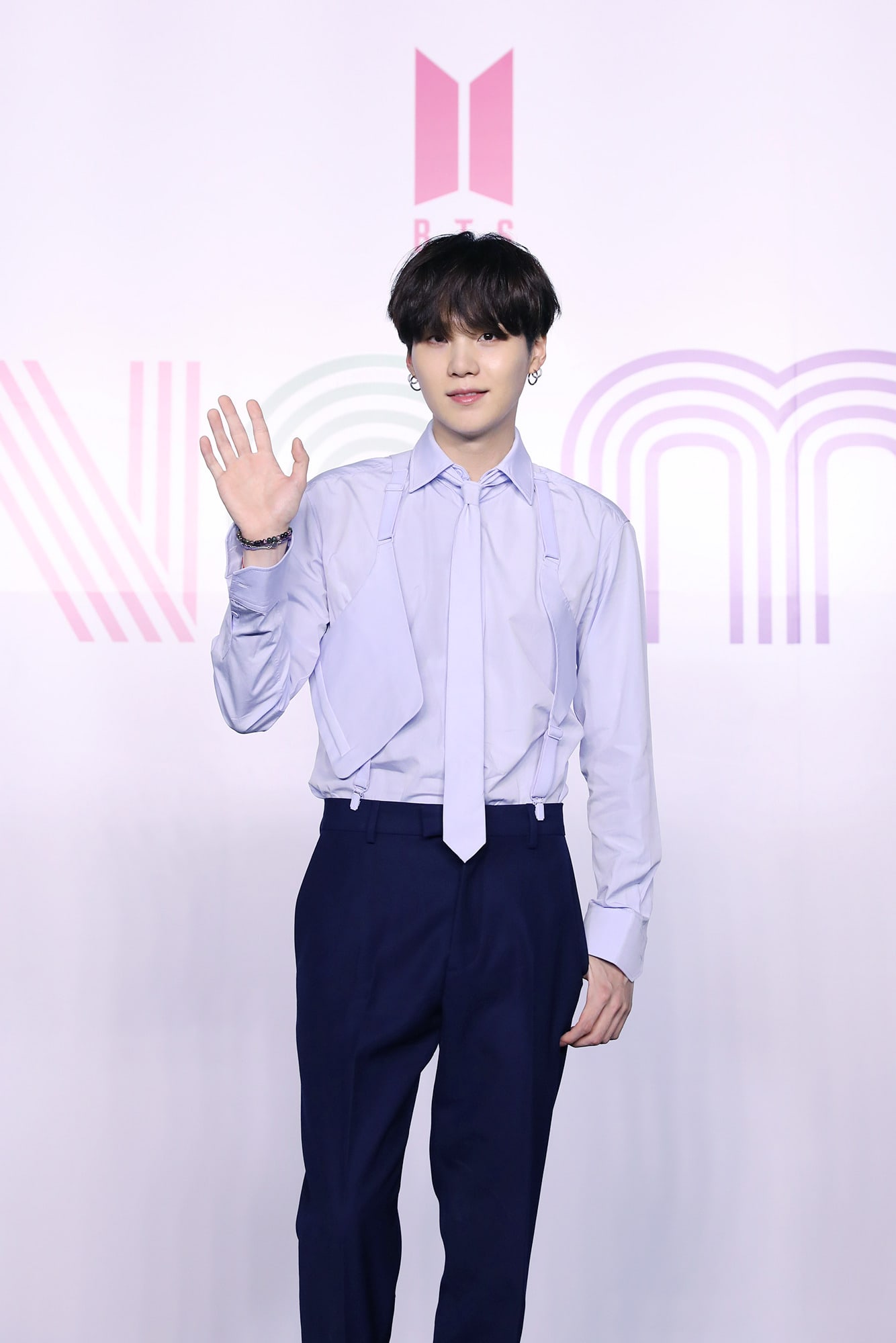 BTS Ungkap Alasan Rilis Lirik Bahasa Inggris dalam ‘Dynamite’ - Viu