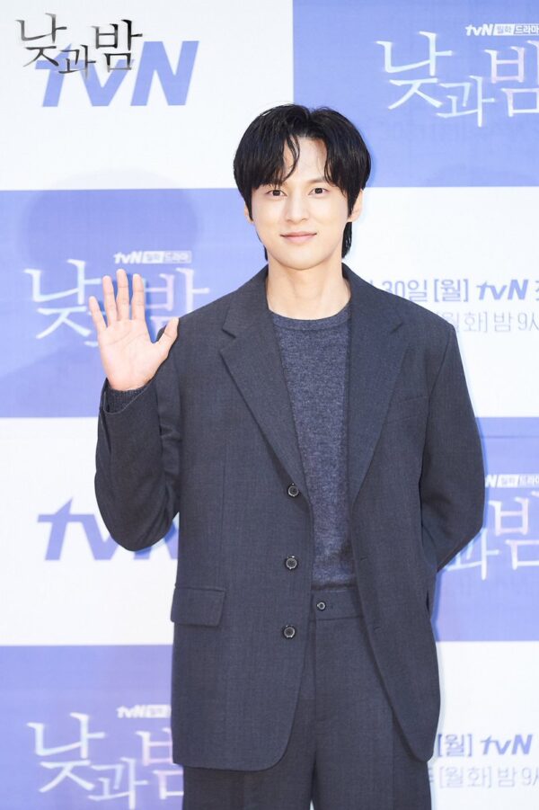 Pesiapan Namgoong Min dan Para Pemain Lainnya di Awaken - Viu
