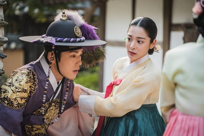 Sinopsis Mr. Queen Episode 10 - Viu