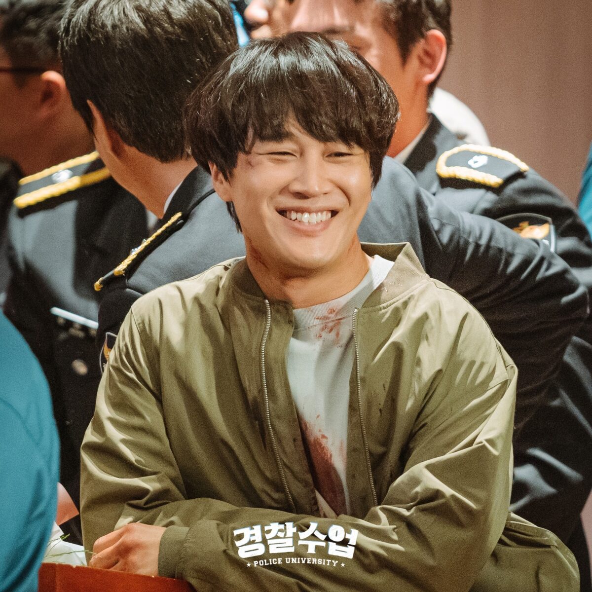 Potret BTS Police University: Krystal dan Jinyoung Miliki Tekad yang ...