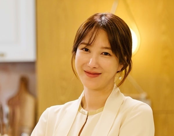 Lee Ji Ah Kenang Perubahan Karakter Shim Soo Ryeon selama 3 Musim The Penthouse - Viu