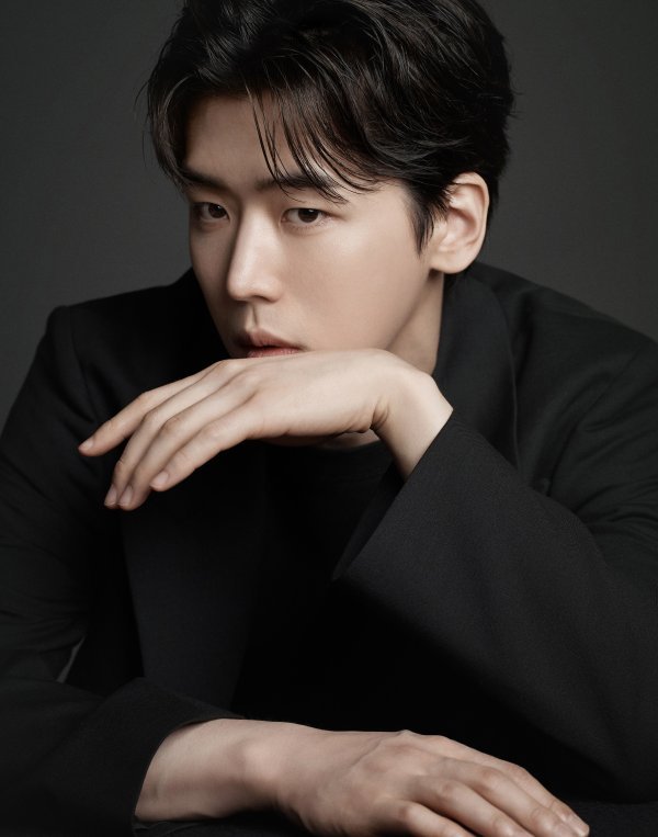 Bergabung dengan Kim Ha Neul, Jung Eui Jae Dikonfirmasi Membintangi ...