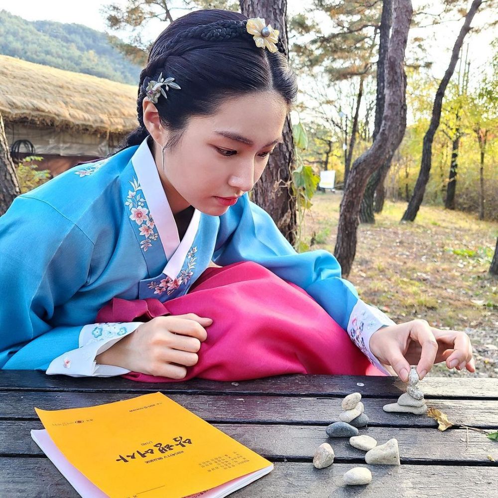 5 Fakta Shin Ha Young yang Jadi Pacar Sehun di Now, We Are Breaking Up ...