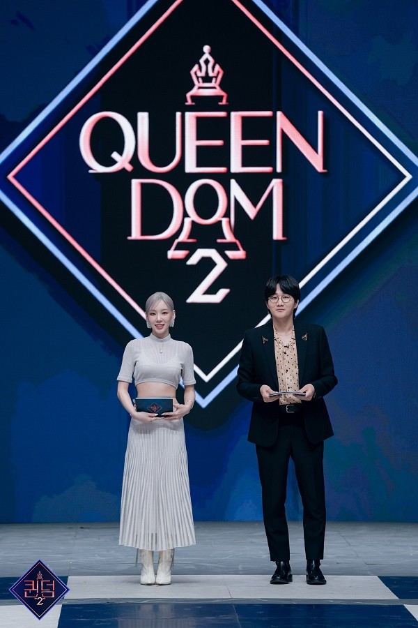 “Queendom 2” Rilis Foto Di Balik Layar Episode 1 - Viu