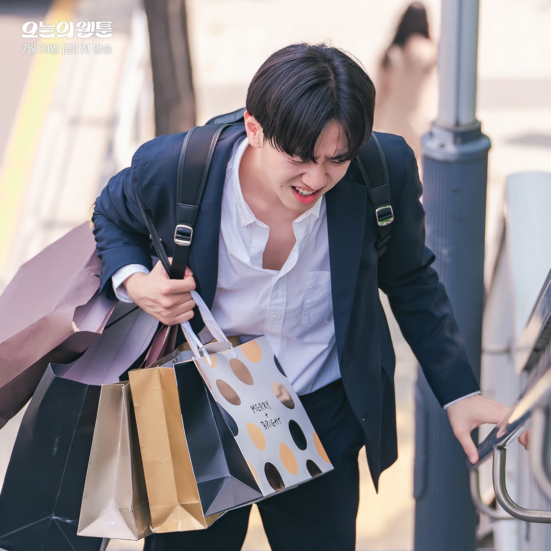 Chemistry Unik Kim Sejeong dan Nam Yoon Su sebagai Rekan Kerja di Today’s Webtoon | Viu