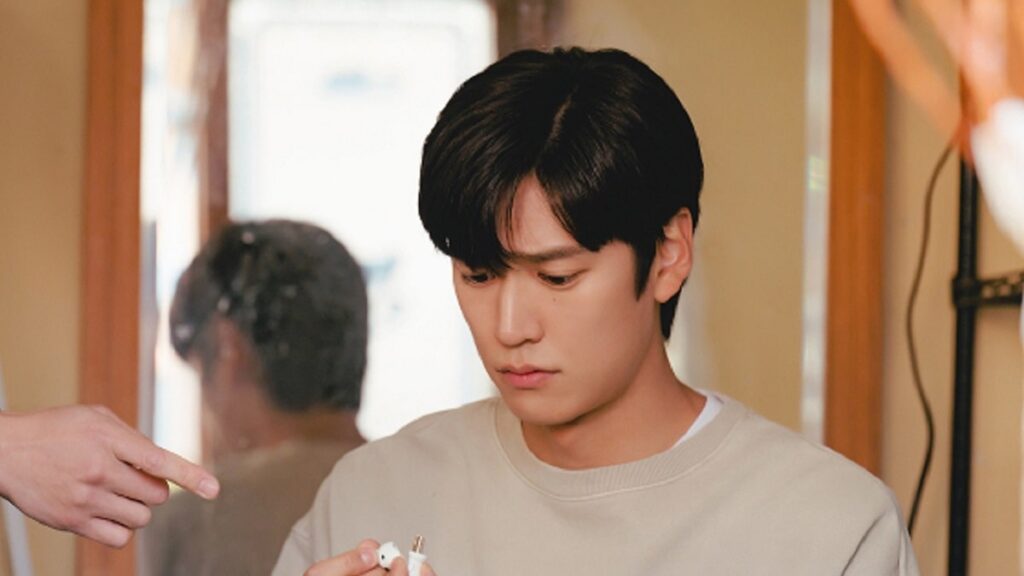 Preview Jinxed at First Episode 11: Na In Woo Bingung saat Terima USB ...