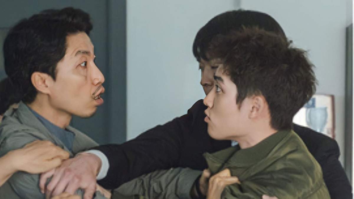 Preview Bad Prosecutor Episode 2: Do Kyung Soo Berkelahi dengan Seorang Detektif! - Viu