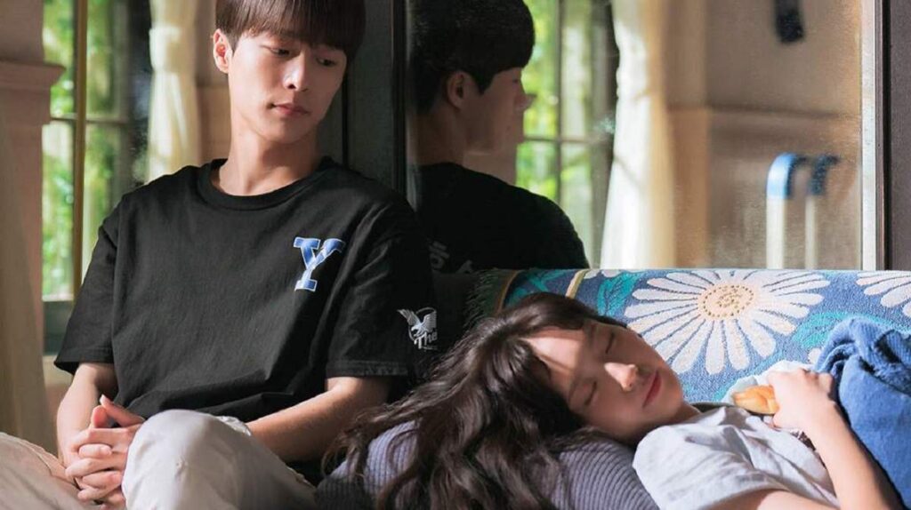 Preview Cheer Up Episode 9: Ba In Hyuk Tatap Han Ji Hyun dengan Penuh Cinta | VIU