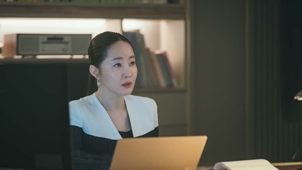 Preview Cold Blooded Intern Episode 7: Krisis Um Ji Won yang Gila Kerja Saat Bertemu dengan Lee ...