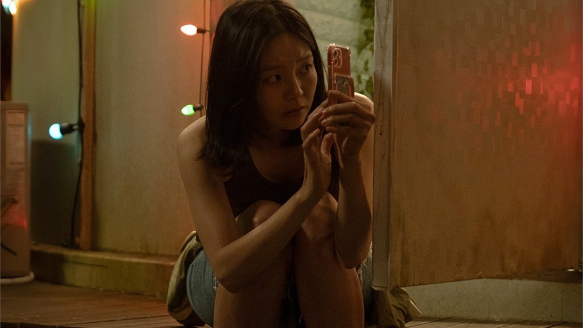 Preview LTNS Episode 4: Esom dan Ahn Jae Hong Melacak Perselingkuhan saat Mendaki - Viu