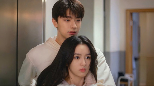 Sinopsis Everyone Loves Me Episode 11 | Viu Sinopsis Everyone Loves Me Episode 11 | Viu