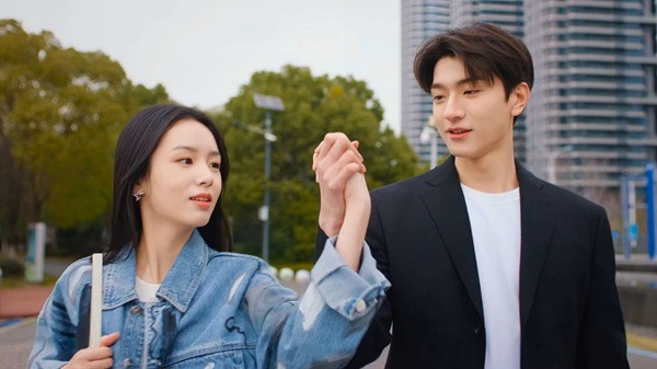 Sinopsis Everyone Loves Me Episode 15 | Viu Sinopsis Everyone Loves Me Episode 15 | Viu