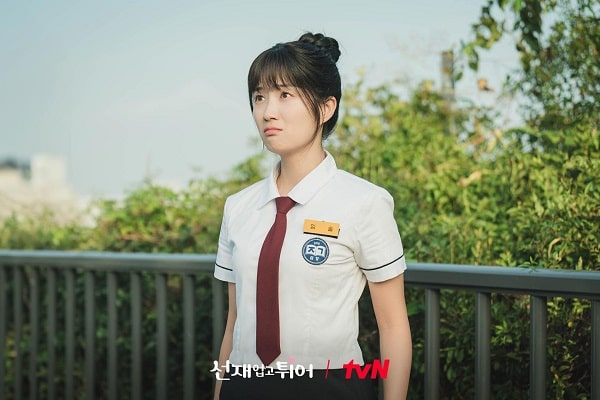 Preview Lovely Runner Episode 1: Byeon Woo Seok Terkejut dengan Pelukan Emosional Kim Hye Yoon - Viu