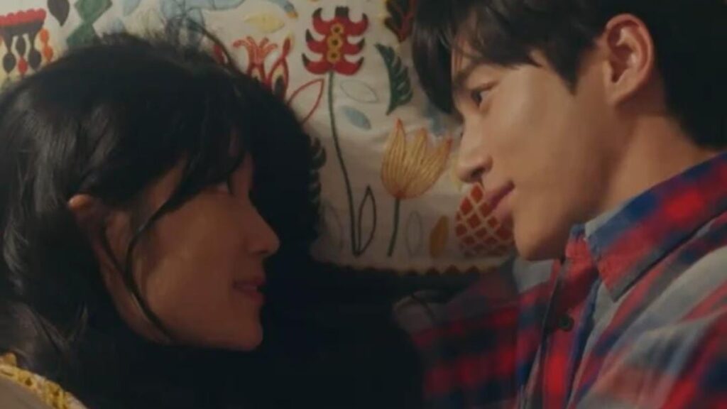 BTS Lovely Runner: Adegan Romantis Kim Hye Yoon dan Byeon Woo Seok ...