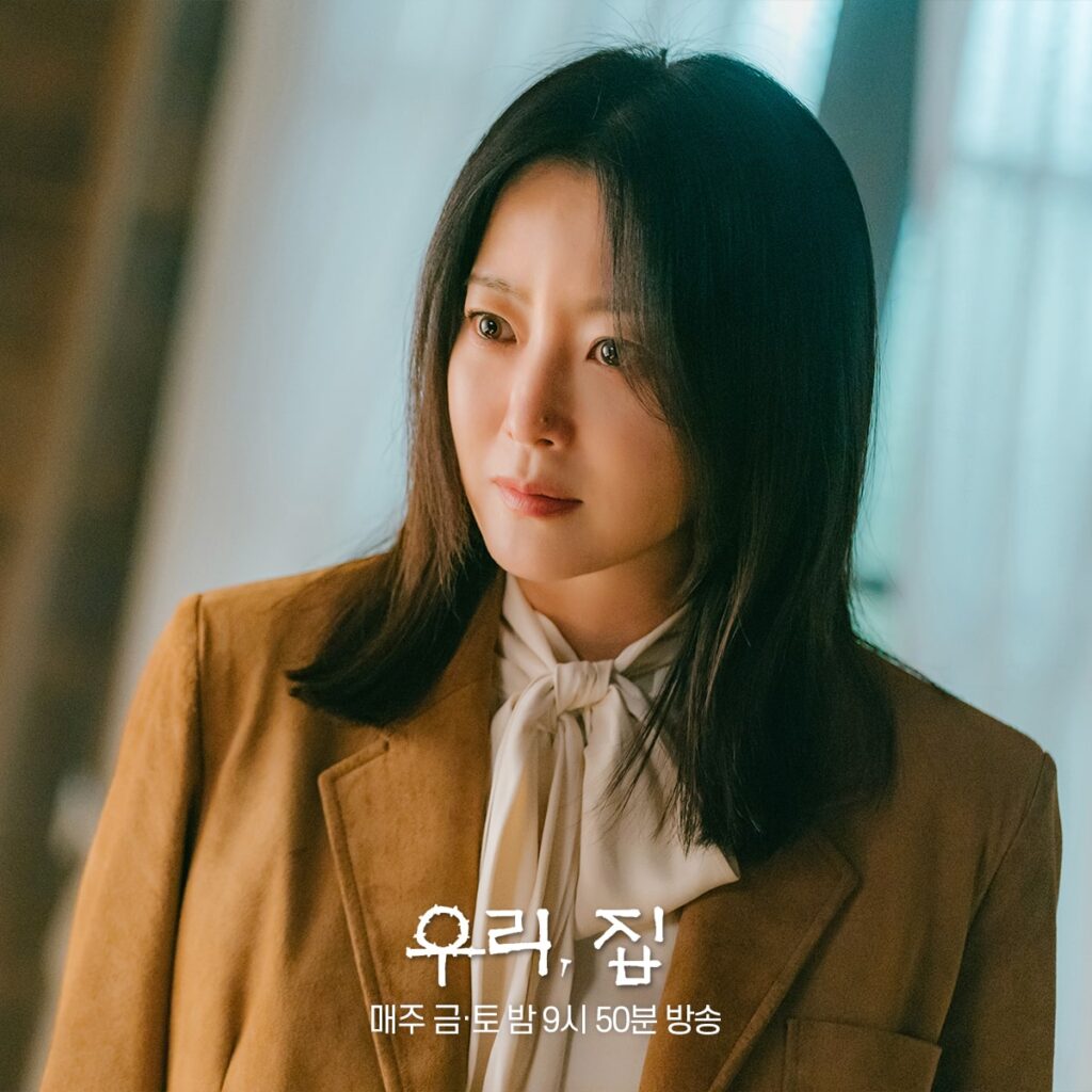 Preview Bitter Sweet Hell Episode 7: Kim Hee Sun Menyatakan Perang dengan Ibu Mertua! - Viu