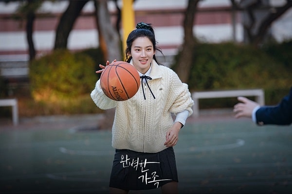 Park Ju Hyun Ceritakan Tentang Karakter Misteriusnya di Perfect Family ...