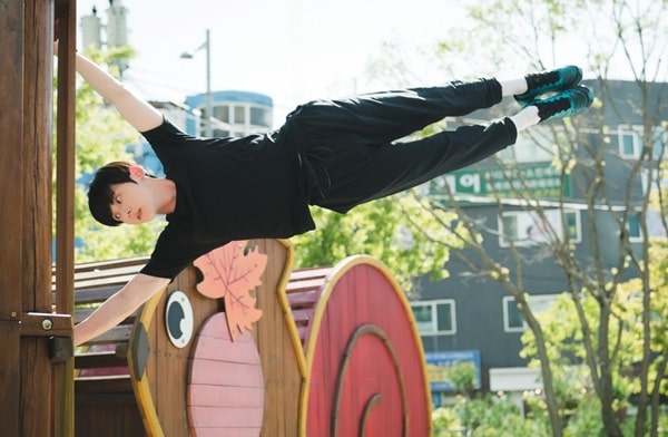 3 Adegan Aksi Terbaik Hwang Min Hyun di Drama Study Group - Viu