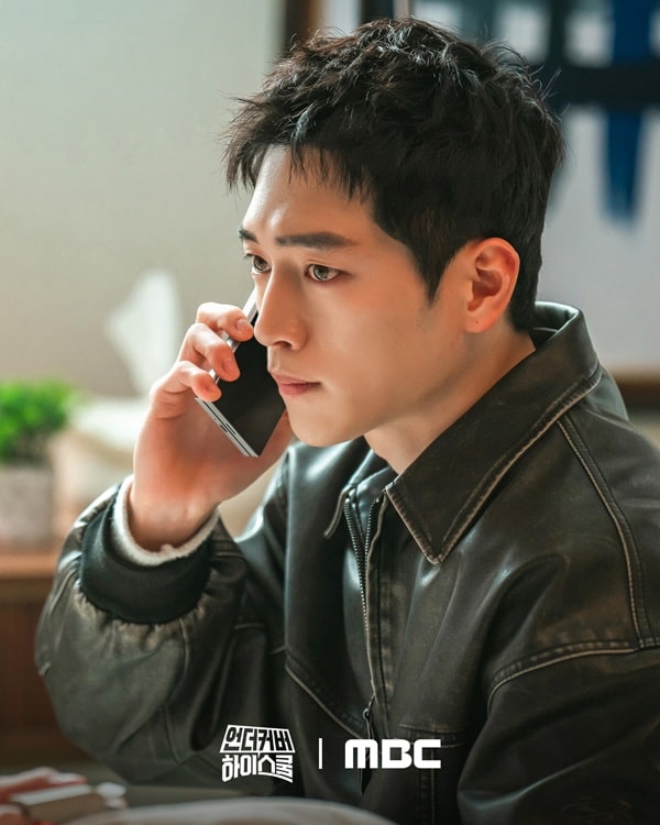 Seo Kang Joon Berubah dari Siswa Biasa Menjadi Agen Rahasia yang Tangguh dalam Drama Undercover ...