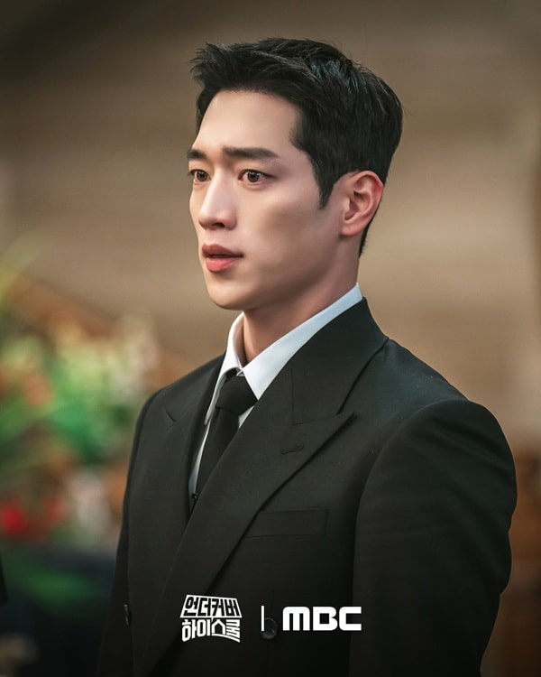 Seo Kang Joon Berubah dari Siswa Biasa Menjadi Agen Rahasia yang Tangguh dalam Drama Undercover ...