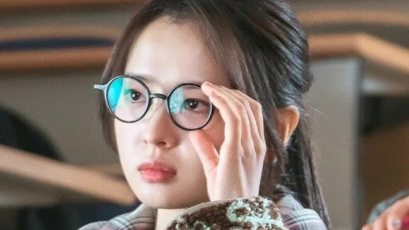 Hwang Bo Reum Byeol Bertransformasi Menjadi Mahasiswa Teknik Brilian dalam Drama LOVE.exe - Viu