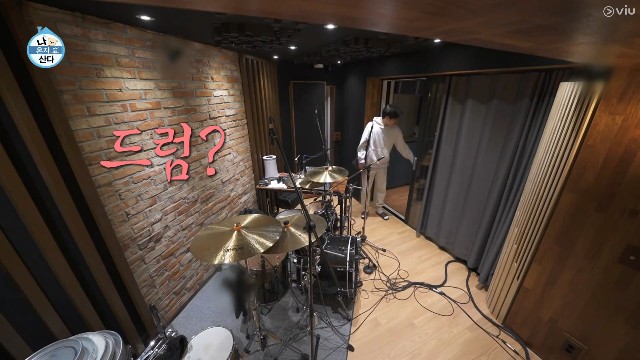 โดอุน DAY6 โชว์ชีวิตลำพังของมือกลองใน I Live Alone - Viu