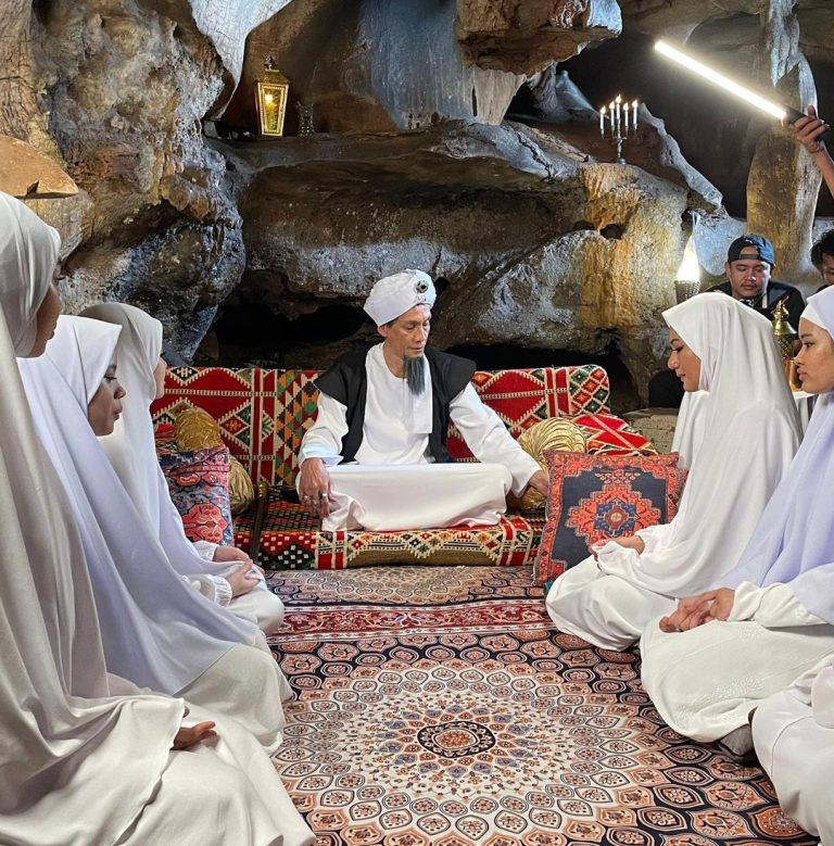 ‘Bidaah’: A Malay Drama of Faith, Secrets, and Courage - ViuScene