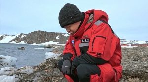 Chef of Antarctica – Paik Jong Won Cooks Coldest Meals - ViuScene